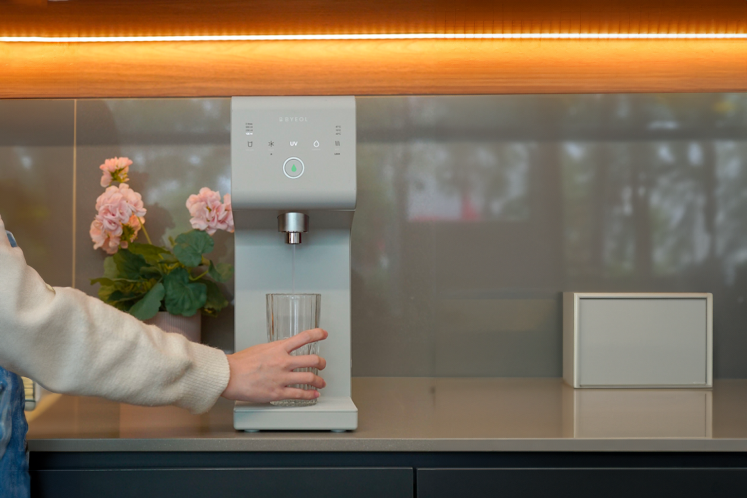 BBYEOL unveils new Ice Grey Lynx water purifier. - futr singapore